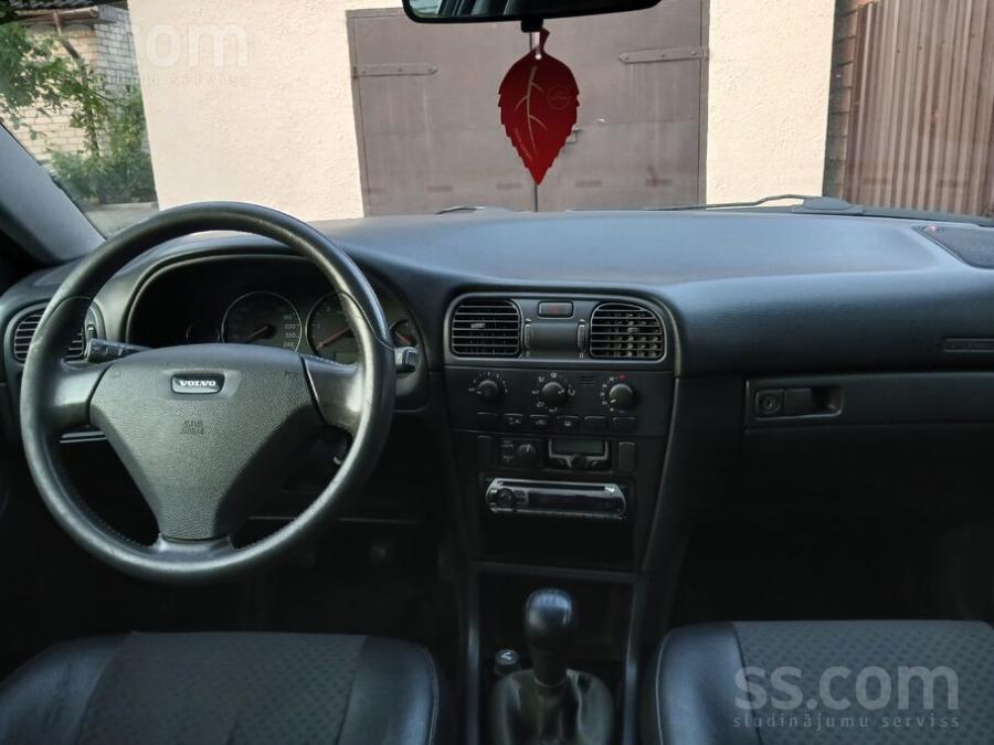 Pelēks Volvo V40 2004 Daugavpils, ar dzinēja tilpumu 1.90 L un nobraukumu 303 tūkst. km par 1100 €, foto 11 vietnē AUTOMOTO.COM.LV
