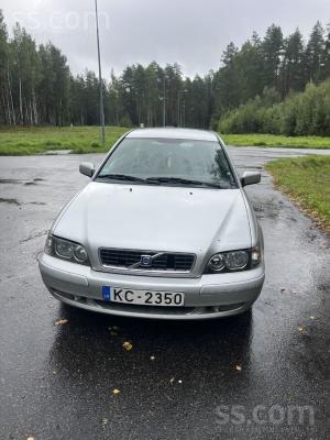 Volvo V40 2004 Rīga vietnē Pelēks Volvo V40 2004 Rīga, ar dzinēja tilpumu 1.90 L un nobraukumu 326 tūkst. km par 600 €, foto 1 vietnē AUTOMOTO.COM.LV