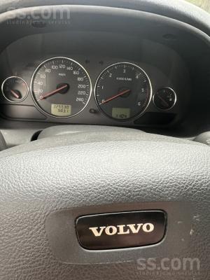 Pelēks Volvo V40 2004 Rīga, ar dzinēja tilpumu 1.90 L un nobraukumu 326 tūkst. km par 600 €, foto 8 vietnē AUTOMOTO.COM.LV