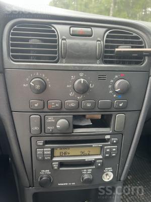 Pelēks Volvo V40 2004 Rīga, ar dzinēja tilpumu 1.90 L un nobraukumu 326 tūkst. km par 600 €, foto 10 vietnē AUTOMOTO.COM.LV