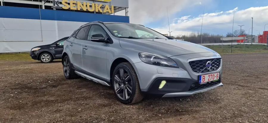 Pelēks Volvo V40 2012 Daugavpils, ar dzinēja tilpumu 2.00 L un nobraukumu 254 tūkst. km par 8550 €, foto 8 vietnē AUTOMOTO.COM.LV
