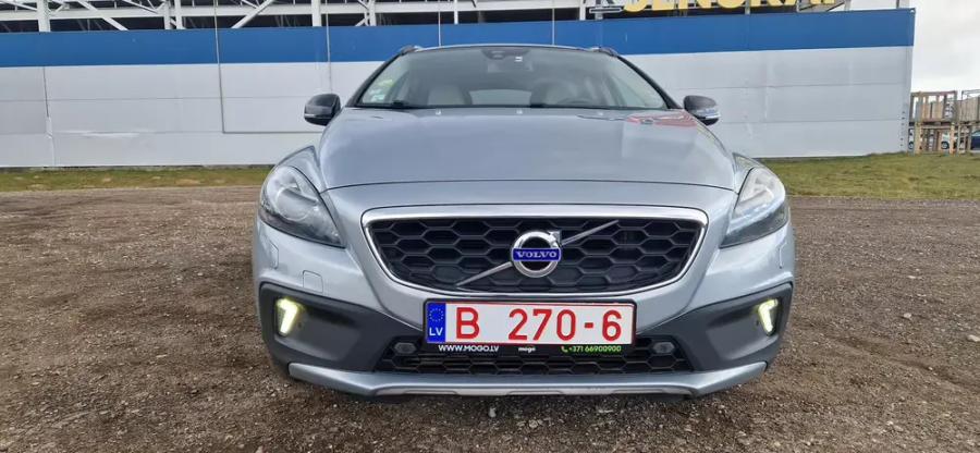 Pelēks Volvo V40 2012 Daugavpils, ar dzinēja tilpumu 2.00 L un nobraukumu 254 tūkst. km par 8550 €, foto 9 vietnē AUTOMOTO.COM.LV