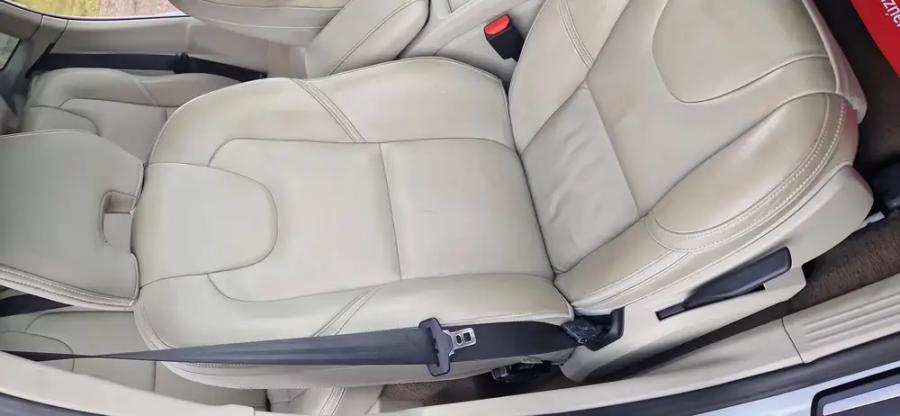 Pelēks Volvo V40 2012 Daugavpils, ar dzinēja tilpumu 2.00 L un nobraukumu 254 tūkst. km par 8550 €, foto 23 vietnē AUTOMOTO.COM.LV