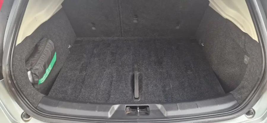 Pelēks Volvo V40 2012 Daugavpils, ar dzinēja tilpumu 2.00 L un nobraukumu 254 tūkst. km par 8550 €, foto 26 vietnē AUTOMOTO.COM.LV