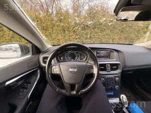 Grey Volvo V40 2013 in Cesis, with an engine capacity of 2.00 L and mileage of 251 thousand km for 6100 €, photo  on AUTOMOTO.COM.LV
