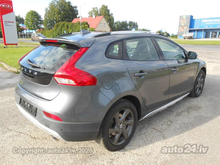 Pelēks Volvo V40 2013 Viljandi, ar dzinēja tilpumu 2.00 L un nobraukumu 213 tūkst. km par 8990 €, foto 3 vietnē AUTOMOTO.COM.LV