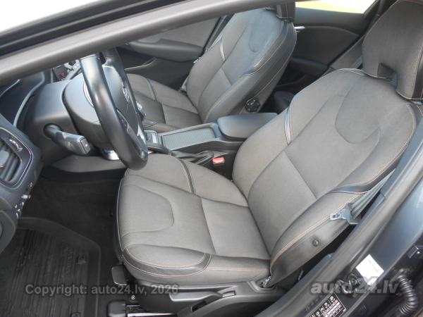 Pelēks Volvo V40 2013 Viljandi, ar dzinēja tilpumu 2.00 L un nobraukumu 213 tūkst. km par 8990 €, foto 8 vietnē AUTOMOTO.COM.LV