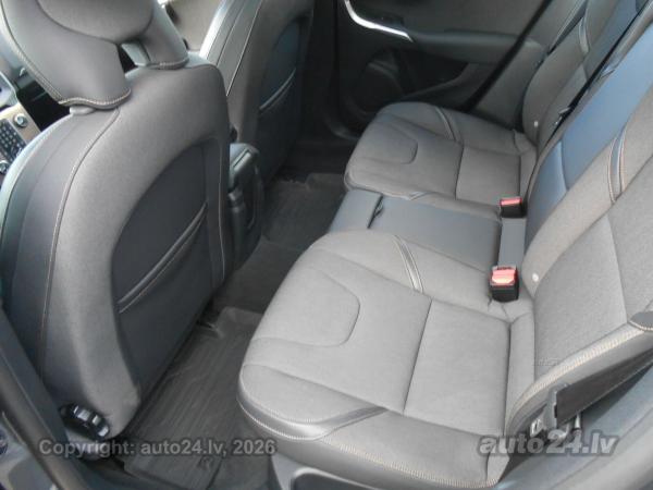 Pelēks Volvo V40 2013 Viljandi, ar dzinēja tilpumu 2.00 L un nobraukumu 213 tūkst. km par 8990 €, foto 9 vietnē AUTOMOTO.COM.LV