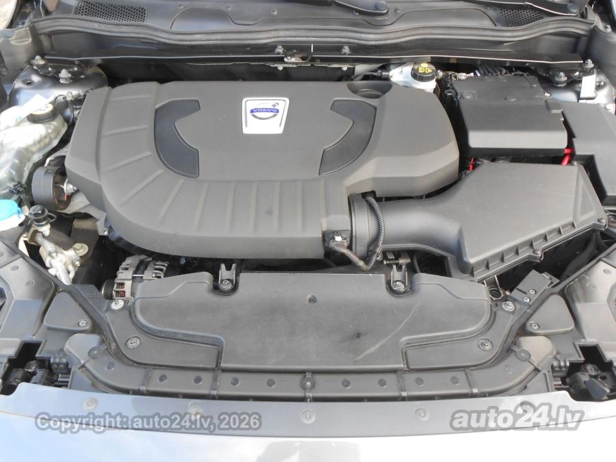 Pelēks Volvo V40 2013 Viljandi, ar dzinēja tilpumu 2.00 L un nobraukumu 213 tūkst. km par 8990 €, foto 14 vietnē AUTOMOTO.COM.LV