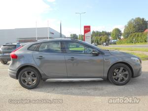 Pelēks Volvo V40 2013 Viljandi, ar dzinēja tilpumu 2.00 L un nobraukumu 213 tūkst. km par 8990 €, foto 22 vietnē AUTOMOTO.COM.LV