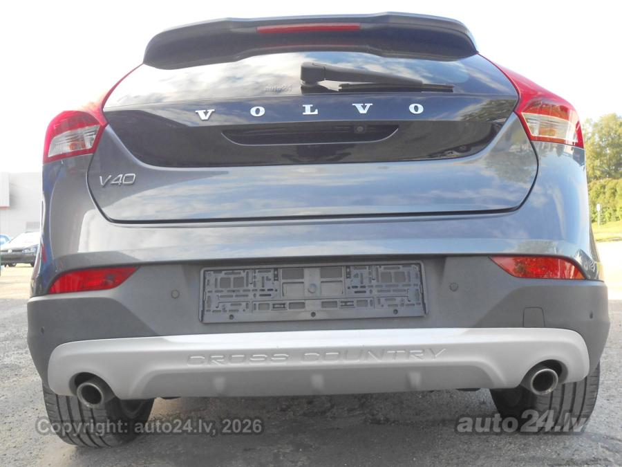 Pelēks Volvo V40 2013 Viljandi, ar dzinēja tilpumu 2.00 L un nobraukumu 213 tūkst. km par 8990 €, foto 25 vietnē AUTOMOTO.COM.LV