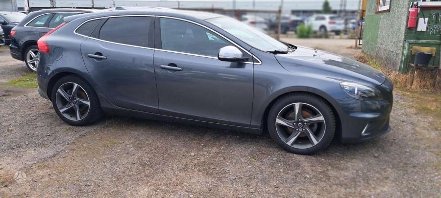 Pelēks Volvo V40 2013 Kauņa, ar dzinēja tilpumu 1.60 L un nobraukumu 234 tūkst. km par 5300 €, foto 5 vietnē AUTOMOTO.COM.LV
