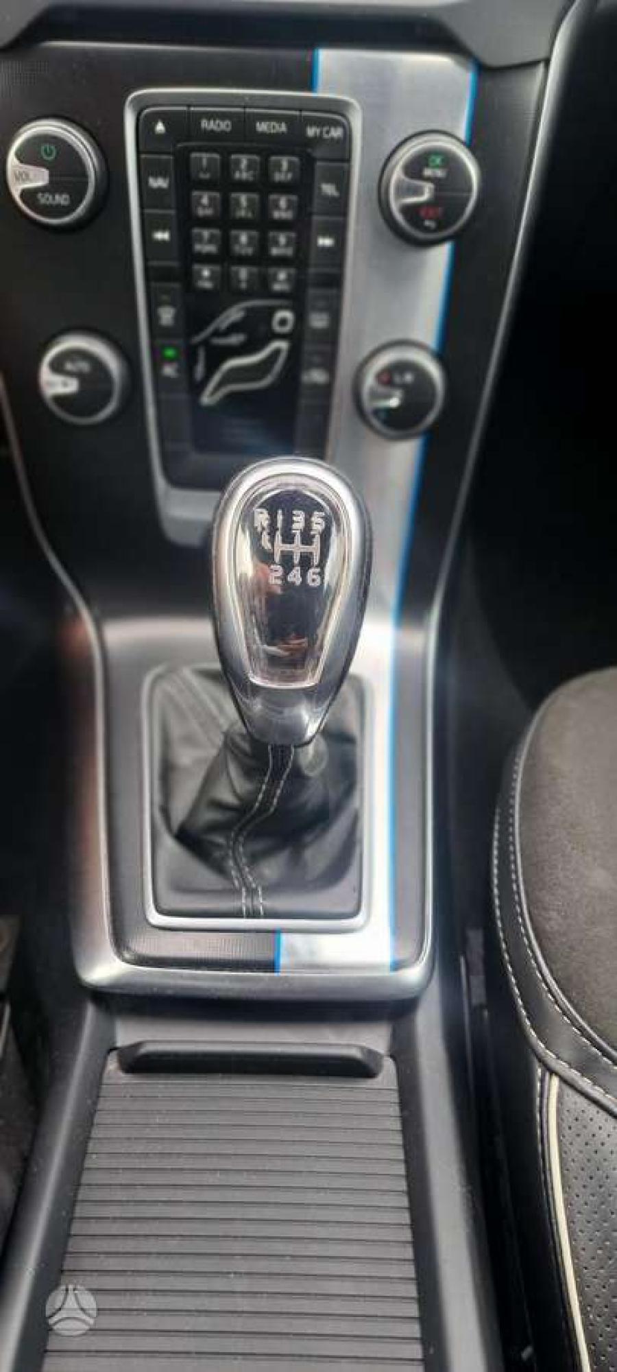 Pelēks Volvo V40 2013 Kauņa, ar dzinēja tilpumu 1.60 L un nobraukumu 234 tūkst. km par 5300 €, foto 13 vietnē AUTOMOTO.COM.LV