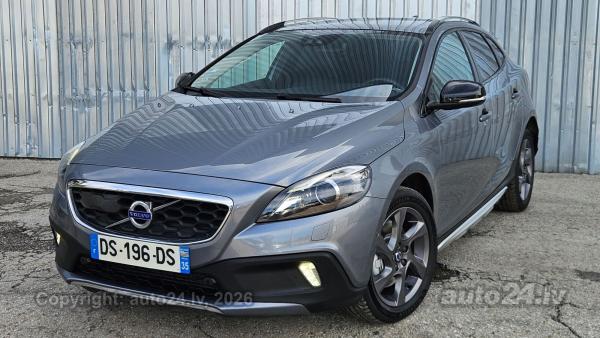Pelēks Volvo V40 2015 Tallina, ar dzinēja tilpumu 2.00 L un nobraukumu 207 tūkst. km par 10690 €, foto 2 vietnē AUTOMOTO.COM.LV