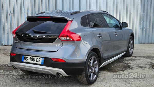 Pelēks Volvo V40 2015 Tallina, ar dzinēja tilpumu 2.00 L un nobraukumu 207 tūkst. km par 10690 €, foto 3 vietnē AUTOMOTO.COM.LV