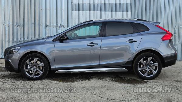 Pelēks Volvo V40 2015 Tallina, ar dzinēja tilpumu 2.00 L un nobraukumu 207 tūkst. km par 10690 €, foto 5 vietnē AUTOMOTO.COM.LV