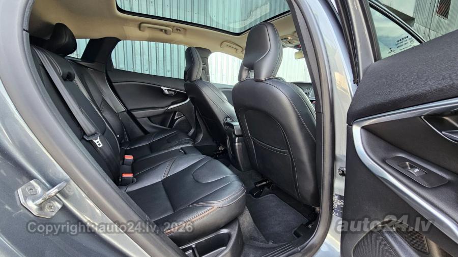 Серый Вольво В40 2015 в Таллин, объемом двигателя 2.00 л и пробегом 207 тыс. км за 10690 €, фото 14 на AUTOMOTO.COM.LV