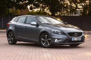 Pelēks Volvo V40 2015 Jelgava, ar dzinēja tilpumu 2.00 L un nobraukumu 177 tūkst. km par 10900 €, foto 3 vietnē AUTOMOTO.COM.LV