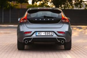 Pelēks Volvo V40 2015 Jelgava, ar dzinēja tilpumu 2.00 L un nobraukumu 177 tūkst. km par 10900 €, foto 7 vietnē AUTOMOTO.COM.LV
