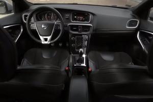 Pelēks Volvo V40 2015 Jelgava, ar dzinēja tilpumu 2.00 L un nobraukumu 177 tūkst. km par 10900 €, foto 8 vietnē AUTOMOTO.COM.LV