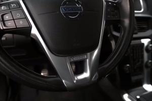 Pelēks Volvo V40 2015 Jelgava, ar dzinēja tilpumu 2.00 L un nobraukumu 177 tūkst. km par 10900 €, foto 13 vietnē AUTOMOTO.COM.LV
