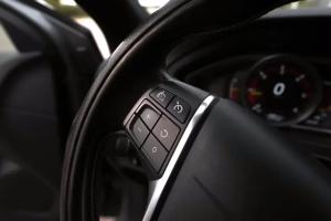 Pelēks Volvo V40 2015 Jelgava, ar dzinēja tilpumu 2.00 L un nobraukumu 177 tūkst. km par 10900 €, foto 16 vietnē AUTOMOTO.COM.LV