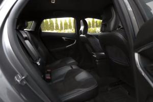 Pelēks Volvo V40 2015 Jelgava, ar dzinēja tilpumu 2.00 L un nobraukumu 177 tūkst. km par 10900 €, foto 19 vietnē AUTOMOTO.COM.LV