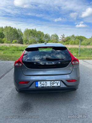 Grey Volvo V40 2016 in Tallinn, with an engine capacity of 1.50 L and mileage of 174 thousand km for 7990 €, photo 3 on AUTOMOTO.COM.LV
