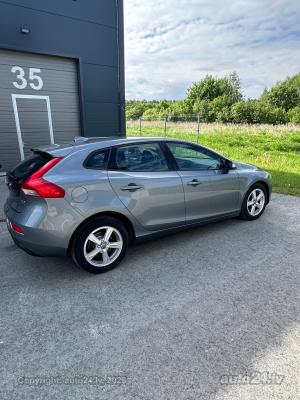 Grey Volvo V40 2016 in Tallinn, with an engine capacity of 1.50 L and mileage of 174 thousand km for 7990 €, photo 5 on AUTOMOTO.COM.LV