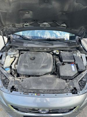 Grey Volvo V40 2016 in Tallinn, with an engine capacity of 1.50 L and mileage of 174 thousand km for 7990 €, photo 10 on AUTOMOTO.COM.LV