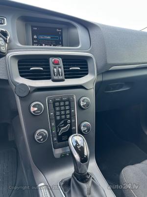 Grey Volvo V40 2016 in Tallinn, with an engine capacity of 1.50 L and mileage of 174 thousand km for 7990 €, photo 12 on AUTOMOTO.COM.LV