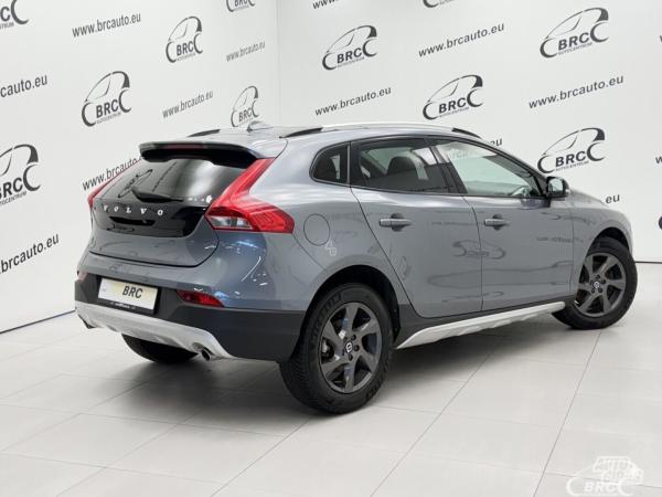 Grey Volvo V40 2016 in Avizieniai, with an engine capacity of 2.00 L and mileage of 62 thousand km for 11500 €, photo 2 on AUTOMOTO.COM.LV