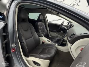 Серый Вольво В40 2016 в Авиженяй, объемом двигателя 2.00 л и пробегом 62 тыс. км за 11500 €, фото 8 на AUTOMOTO.COM.LV