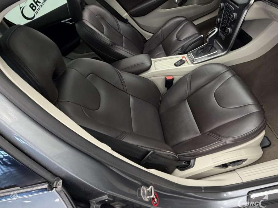 Grey Volvo V40 2016 in Vilnius, with an engine capacity of 1.97 L and mileage of 62 thousand km for 10900 €, photo 7 on AUTOMOTO.COM.LV