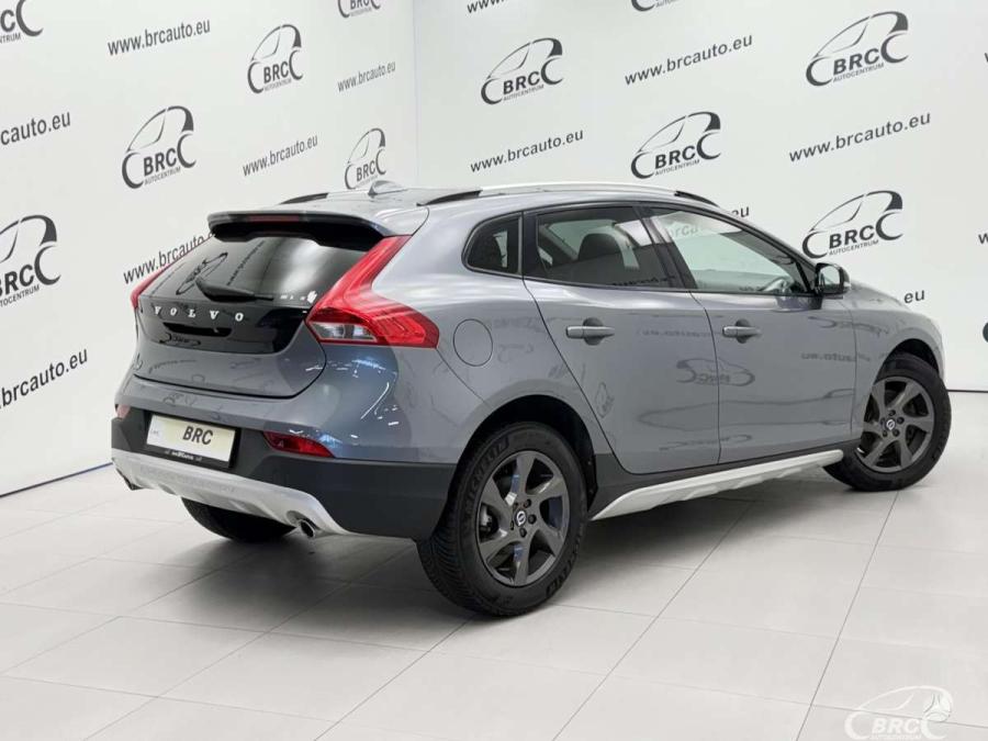 Pelēks Volvo V40 2016 Viļņa, ar dzinēja tilpumu 1.97 L un nobraukumu 62 tūkst. km par 10490 €, foto 4 vietnē AUTOMOTO.COM.LV