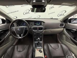 Pelēks Volvo V40 2016 Viļņa, ar dzinēja tilpumu 1.97 L un nobraukumu 62 tūkst. km par 10490 €, foto 5 vietnē AUTOMOTO.COM.LV