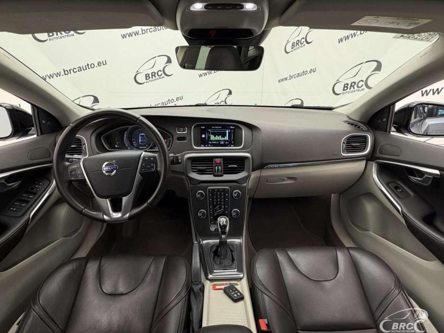 Pelēks Volvo V40 2016 Viļņa, ar dzinēja tilpumu 1.97 L un nobraukumu 62 tūkst. km par 10490 €, foto 5 vietnē AUTOMOTO.COM.LV