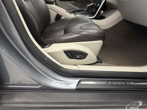 Pelēks Volvo V40 2016 Viļņa, ar dzinēja tilpumu 1.97 L un nobraukumu 62 tūkst. km par 10490 €, foto 8 vietnē AUTOMOTO.COM.LV