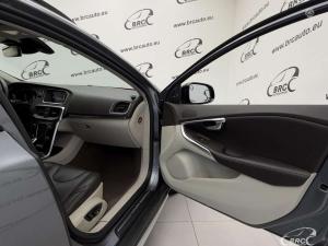 Pelēks Volvo V40 2016 Viļņa, ar dzinēja tilpumu 1.97 L un nobraukumu 62 tūkst. km par 10490 €, foto 11 vietnē AUTOMOTO.COM.LV