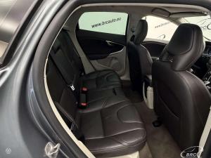 Pelēks Volvo V40 2016 Viļņa, ar dzinēja tilpumu 1.97 L un nobraukumu 62 tūkst. km par 10490 €, foto 13 vietnē AUTOMOTO.COM.LV
