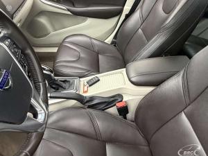 Pelēks Volvo V40 2016 Viļņa, ar dzinēja tilpumu 1.97 L un nobraukumu 62 tūkst. km par 10490 €, foto 26 vietnē AUTOMOTO.COM.LV