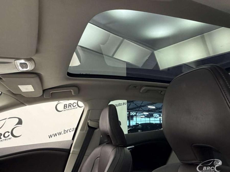 Pelēks Volvo V40 2016 Viļņa, ar dzinēja tilpumu 1.97 L un nobraukumu 62 tūkst. km par 10490 €, foto 27 vietnē AUTOMOTO.COM.LV
