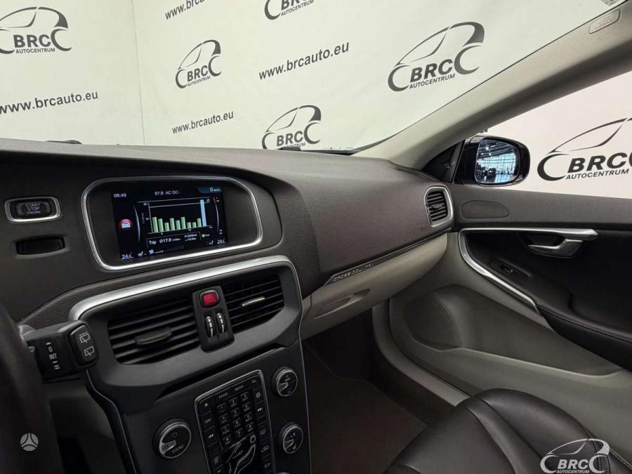 Pelēks Volvo V40 2016 Viļņa, ar dzinēja tilpumu 1.97 L un nobraukumu 62 tūkst. km par 10490 €, foto 29 vietnē AUTOMOTO.COM.LV