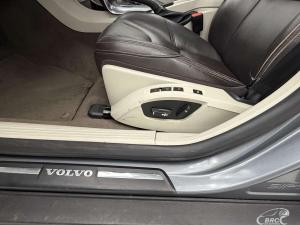 Pelēks Volvo V40 2016 Viļņa, ar dzinēja tilpumu 1.97 L un nobraukumu 62 tūkst. km par 9900 €, foto 24 vietnē AUTOMOTO.COM.LV