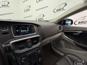 Pelēks Volvo V40 2016 Viļņa, ar dzinēja tilpumu 1.97 L un nobraukumu 62 tūkst. km par 9900 €, foto 29 vietnē AUTOMOTO.COM.LV