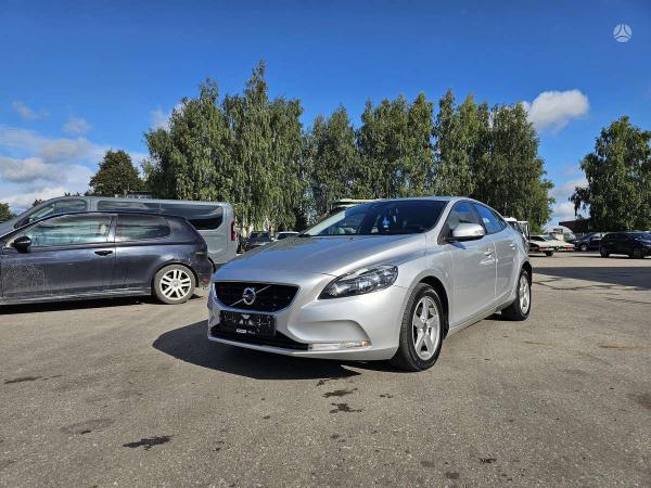 Pelēks Volvo V40 2016 Ukmergė, ar dzinēja tilpumu 1.97 L un nobraukumu 205 tūkst. km par 6150 €, foto 1 vietnē AUTOMOTO.COM.LV