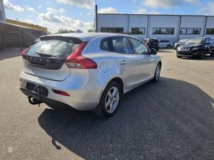 Pelēks Volvo V40 2016 Ukmergė, ar dzinēja tilpumu 1.97 L un nobraukumu 205 tūkst. km par 6150 €, foto 5 vietnē AUTOMOTO.COM.LV