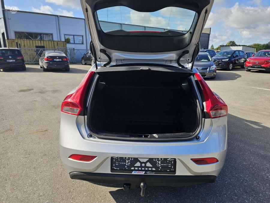 Pelēks Volvo V40 2016 Ukmergė, ar dzinēja tilpumu 1.97 L un nobraukumu 205 tūkst. km par 6150 €, foto 7 vietnē AUTOMOTO.COM.LV