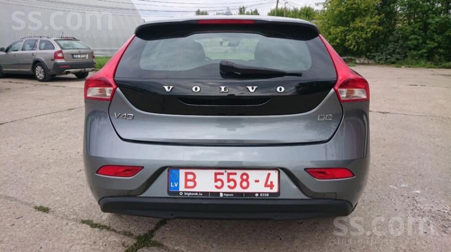 Pelēks Volvo V40 2017 Rīga, ar dzinēja tilpumu 2.00 L un nobraukumu 235 tūkst. km par 9950 €, foto 18 vietnē AUTOMOTO.COM.LV