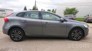 Pelēks Volvo V40 2017 Rīga, ar dzinēja tilpumu 2.00 L un nobraukumu 235 tūkst. km par 9950 €, foto 20 vietnē AUTOMOTO.COM.LV